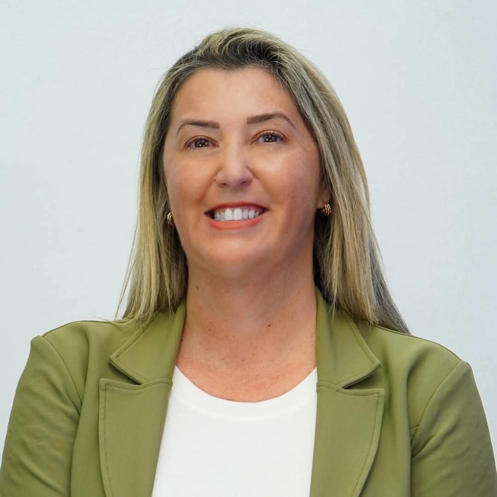 MICHELE RUSSO PEDE CENTRO DE ORTOPEDIA EM BERTIOGA E MOSTRA COMPROMISSO ...